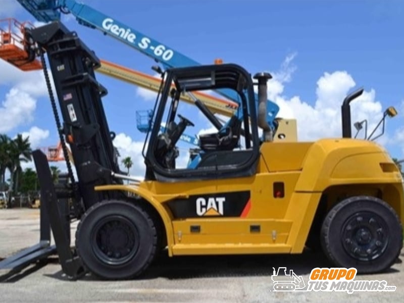 Arriendo de Caterpillar P33000 (con operador) - Montacargas