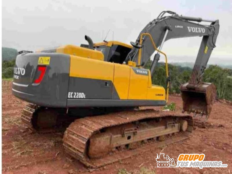 Arriendo de Volvo 220DL - Excavadoras