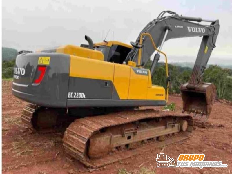 Arriendo de Volvo 220DL - Excavadoras