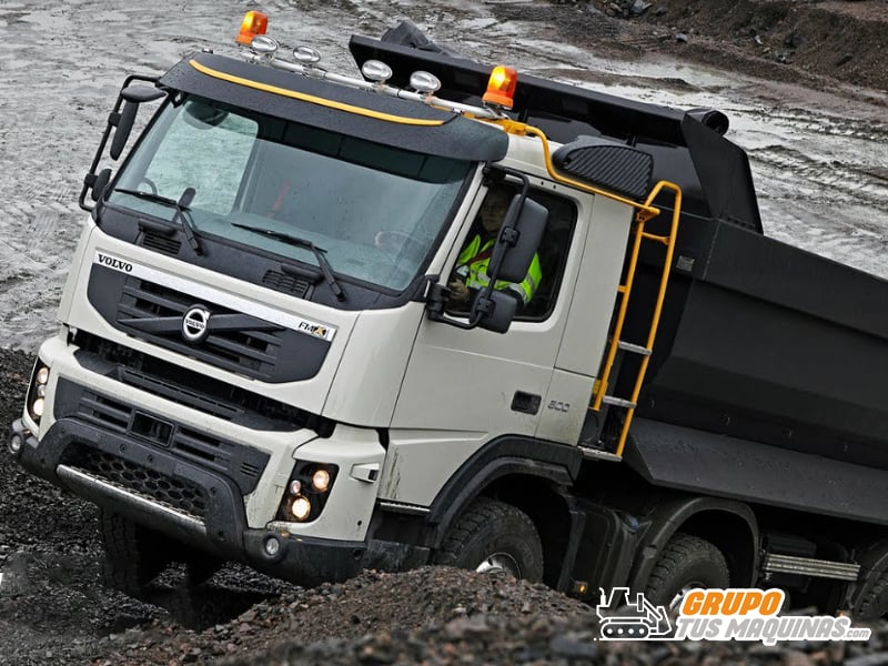 Arriendo de Volvo FMX (con operador) - Volquetes