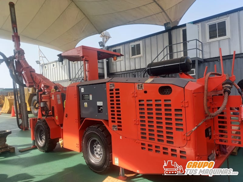 Arriendo de Sandvik DD2711 - jumbo