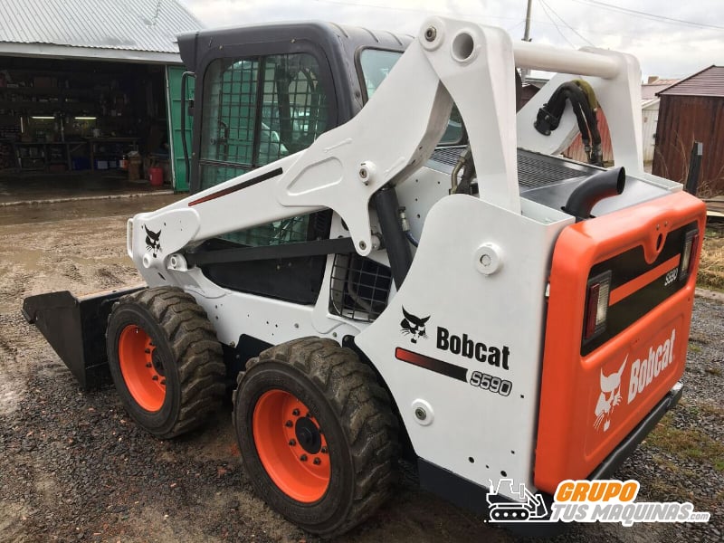 Arriendo de Bobcat S590 2TON - Minicargador