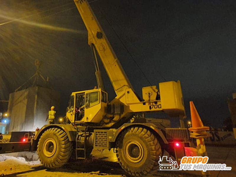 Arriendo de Grove RT700E (con operador) - Grúas Móviles